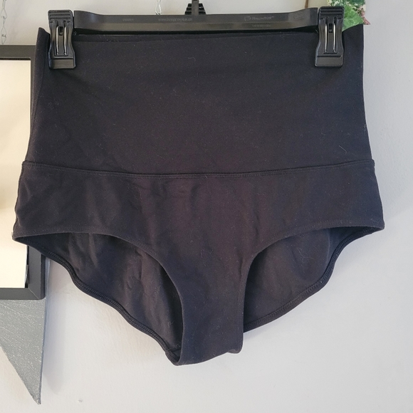 lululemon athletica | Intimates & Sleepwear | Lululemon High Rise ...